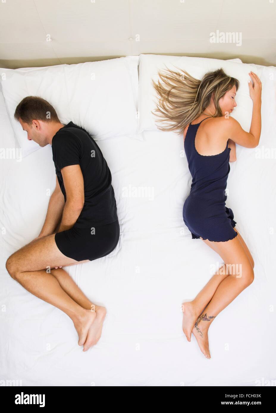 Couple distant from each other hi-res stock photography and images - Alamy