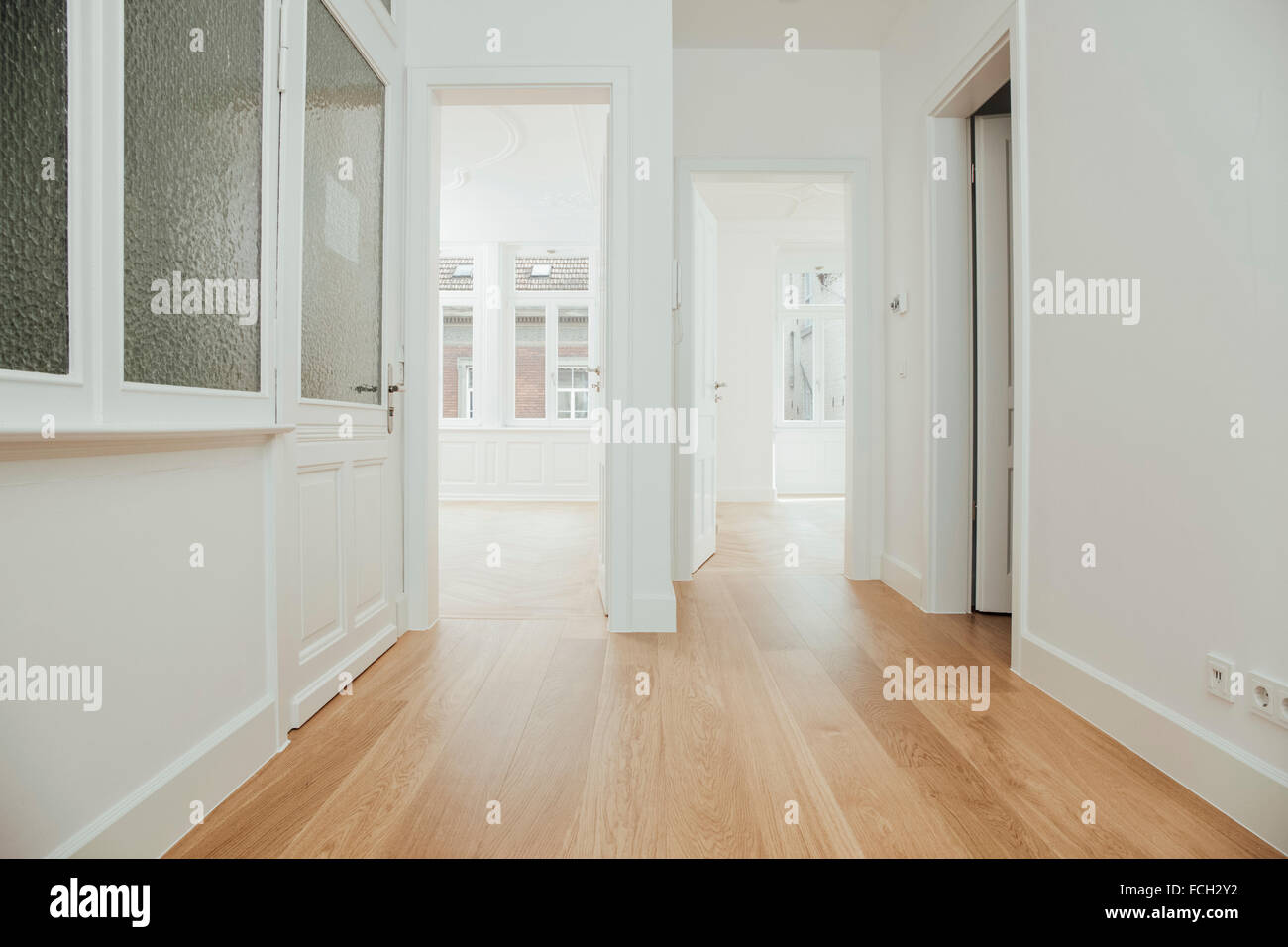 House empty rooms and open doors Stock Photo - Alamy