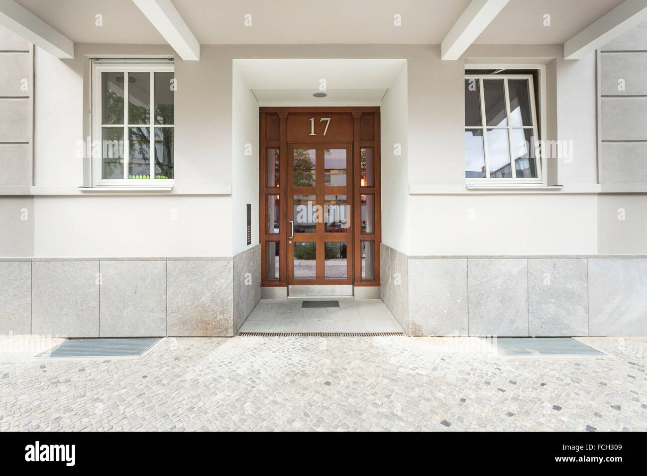 Multi use house entrance hi-res stock photography and images - Alamy