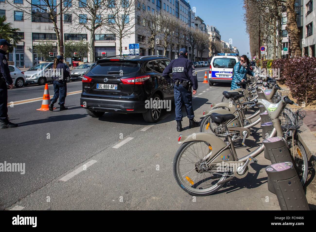 Metropolitan Police Vehicle Check High Resolution Stock Photography and ...