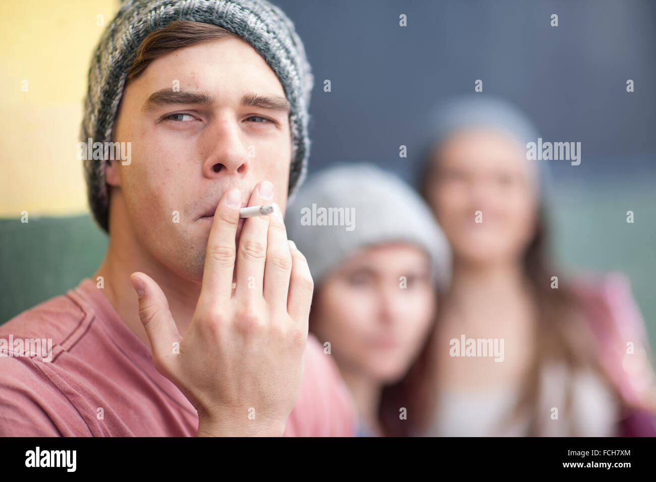 Group people smoking cigarette hi-res stock photography and images - Alamy