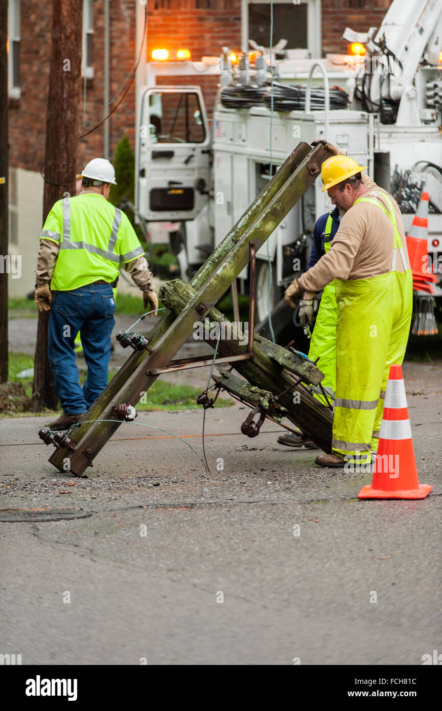 Electric Pole Repair High Resolution Stock Photography and Images - Alamy