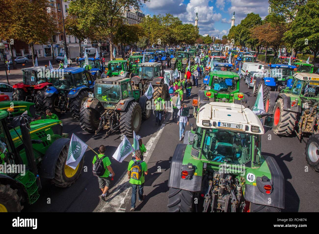 PROTEST DEMONSTRATIONS BY FARMERS IN PARIS Stock Photo - Alamy