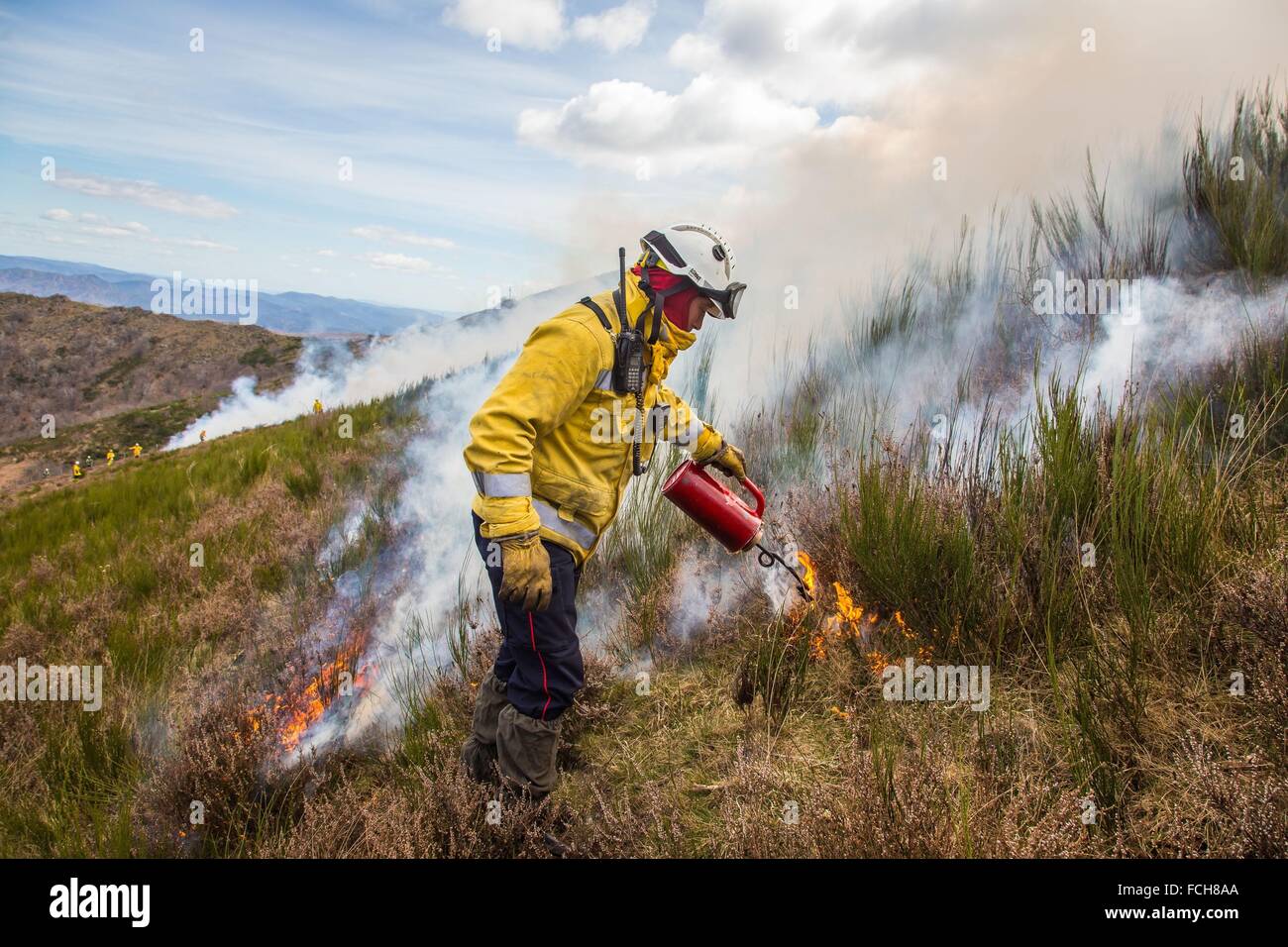 TACTICAL FIRE, FIREFIGHTERS Stock Photo - Alamy