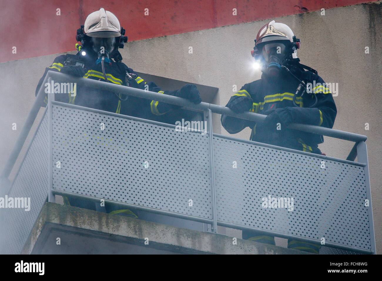 Firefighter training building hi-res stock photography and images - Alamy