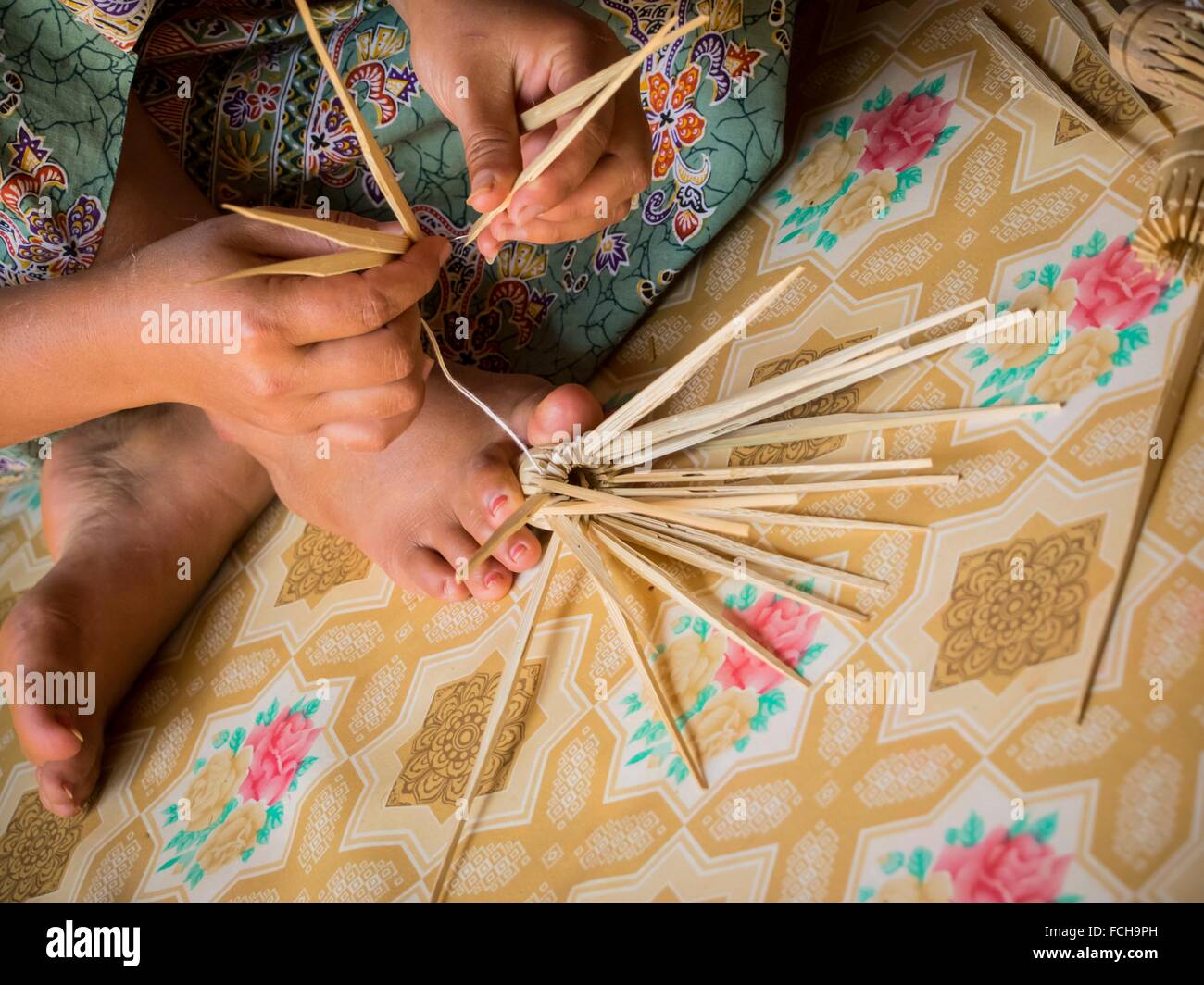Papermaking by hand hi-res stock photography and images - Alamy