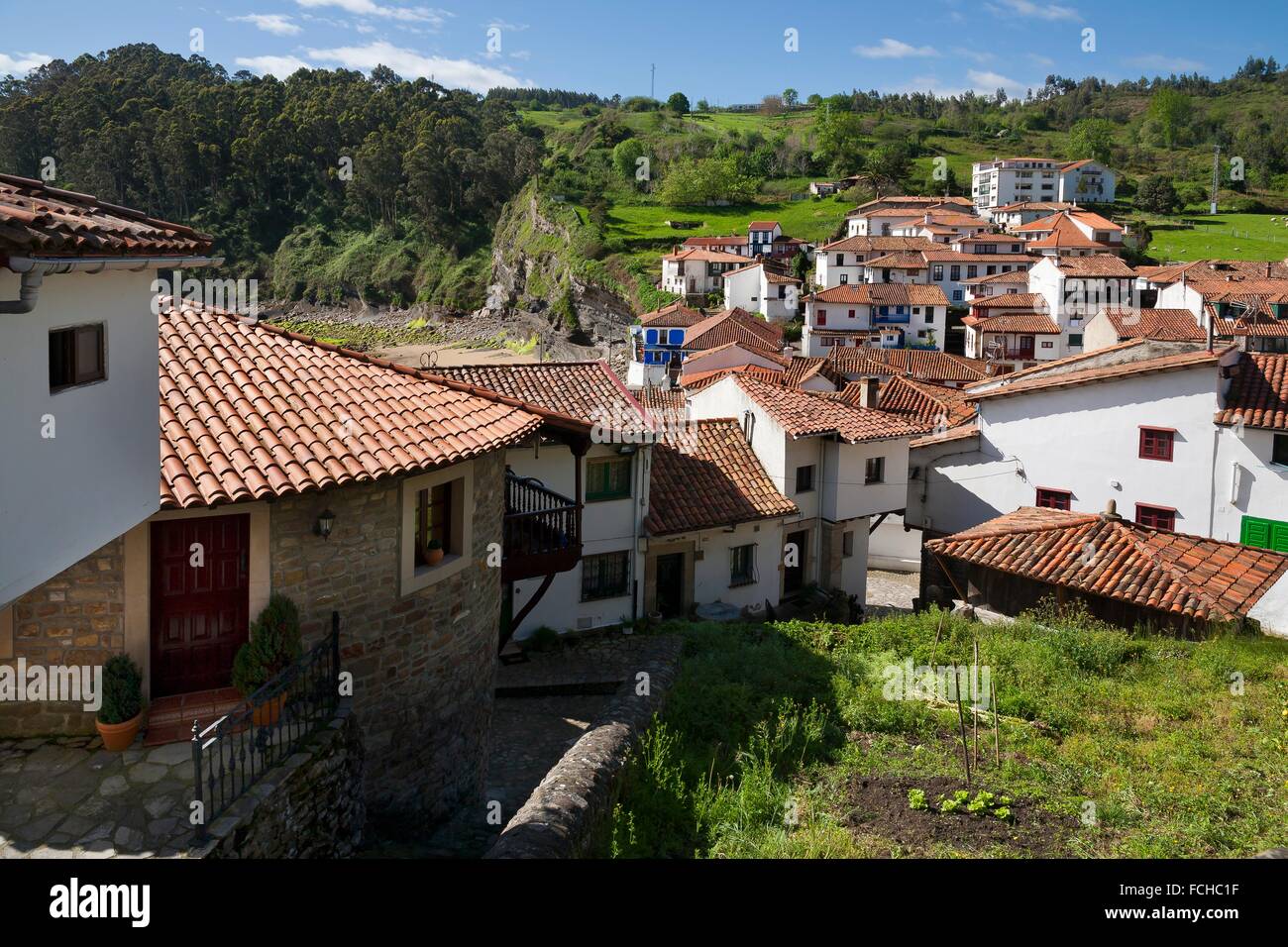 Tazones hi-res stock photography and images - Alamy