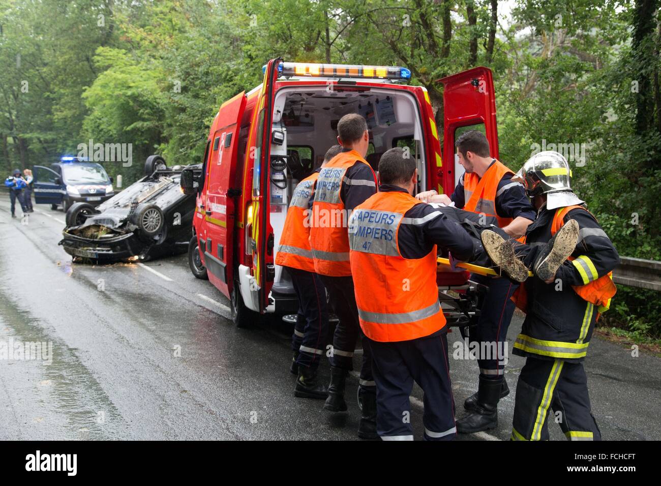 Emergency services uniform hi-res stock photography and images - Alamy