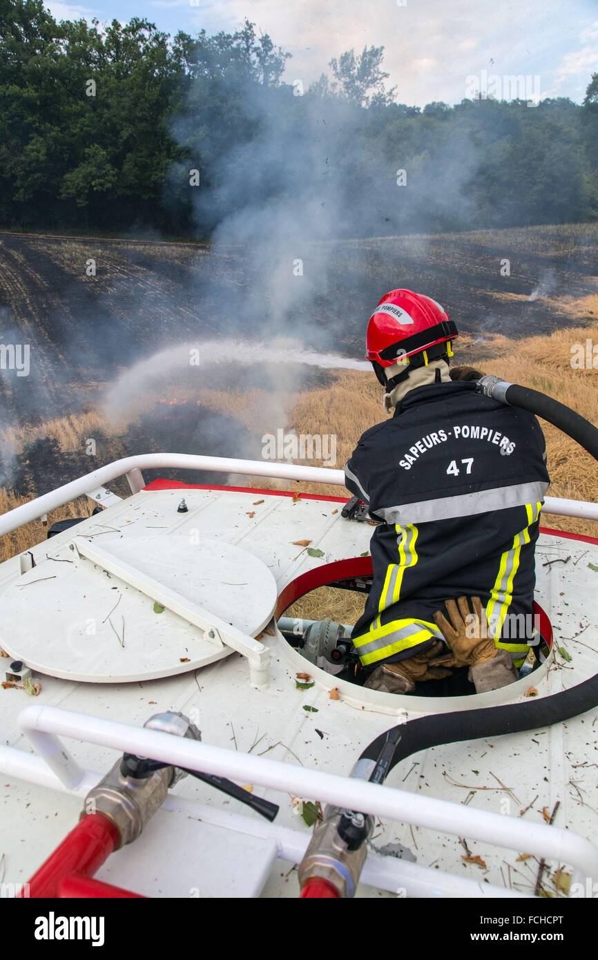 Firefighting in france hi-res stock photography and images - Alamy