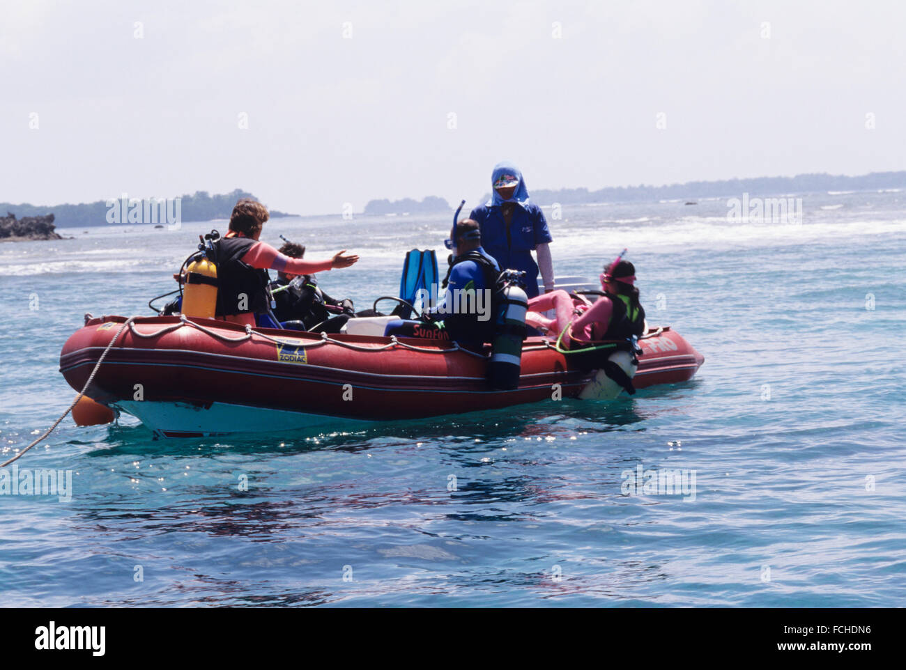 Dive tender hi-res stock photography and images - Alamy