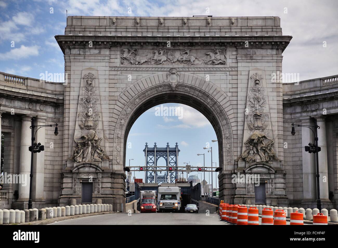 Brick arch with gate hi-res stock photography and images - Alamy
