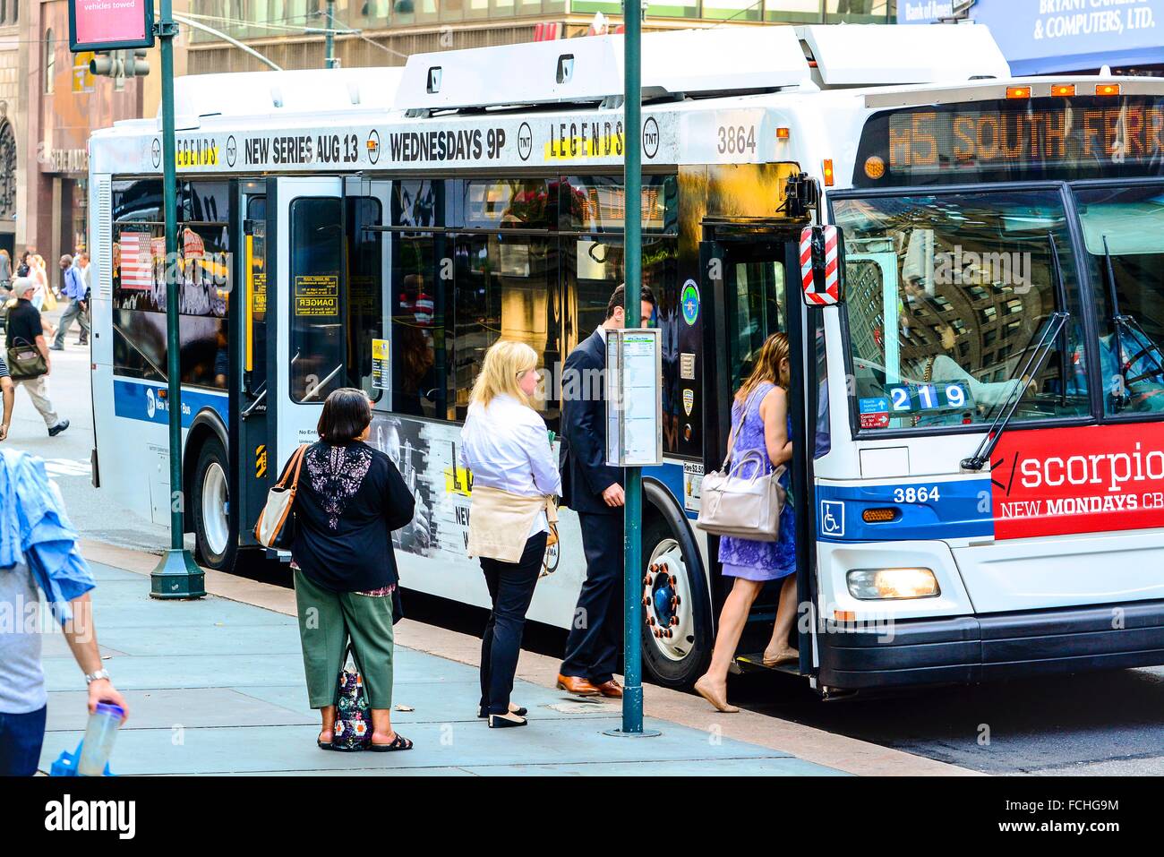 Mta q32 public transportation bus hi-res stock photography and images ...