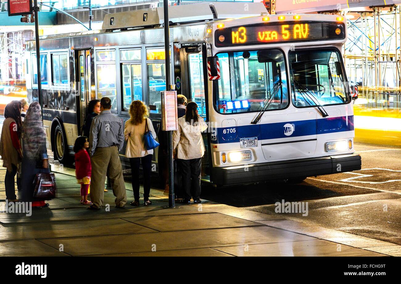 Transport public new york city m3 mta bus hi-res stock photography and ...