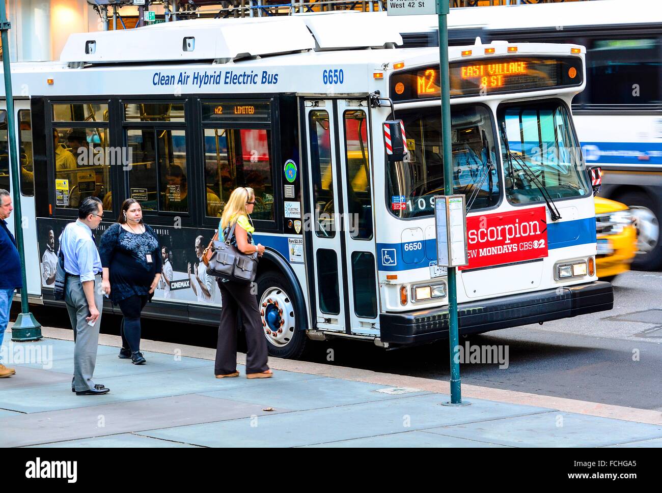 Transport public new york city m3 mta bus hi-res stock photography and ...