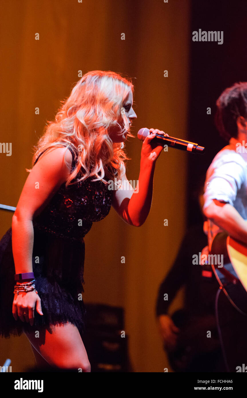 Crissie rhodes musician hi-res stock photography and images - Alamy