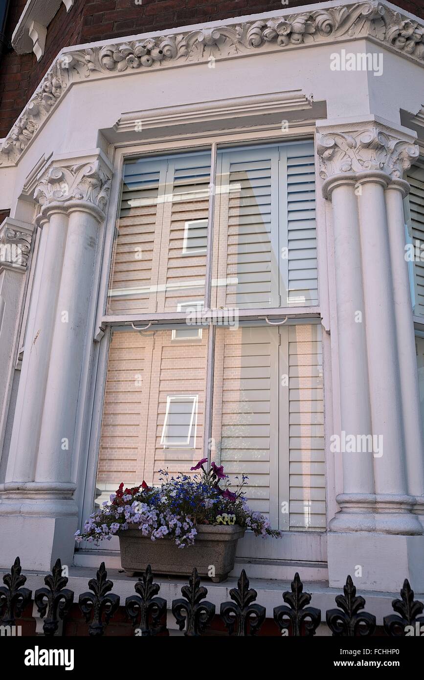 Outer columns hi-res stock photography and images - Alamy