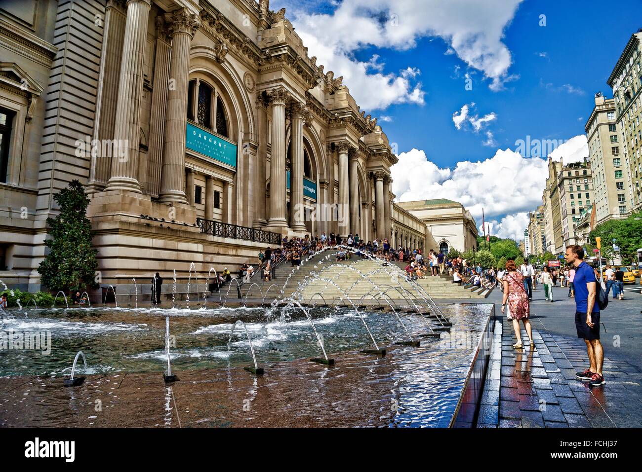 The met steps hi-res stock photography and images - Alamy