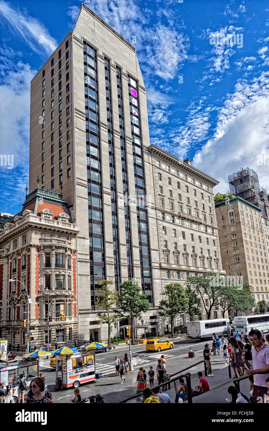 The met steps hi-res stock photography and images - Alamy