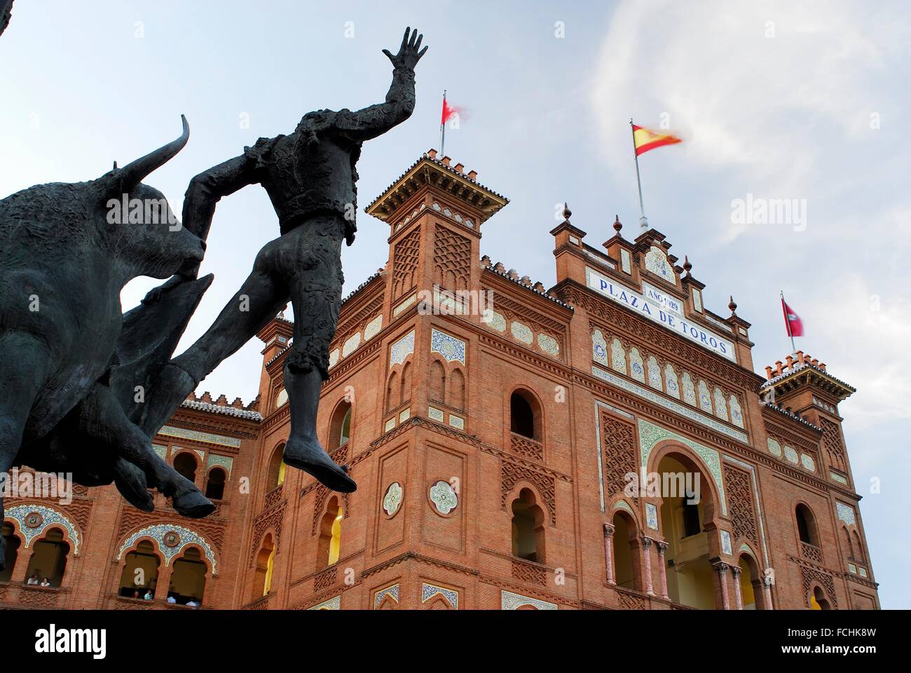 Bullfighter sculpture madrid hi-res stock photography and images - Alamy