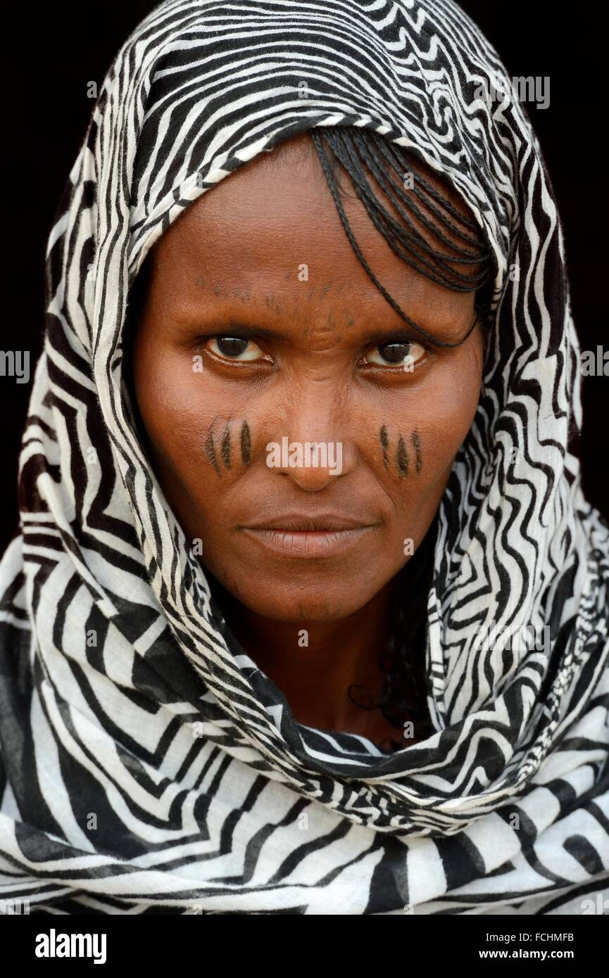 Traditional scarifications hi-res stock photography and images - Alamy