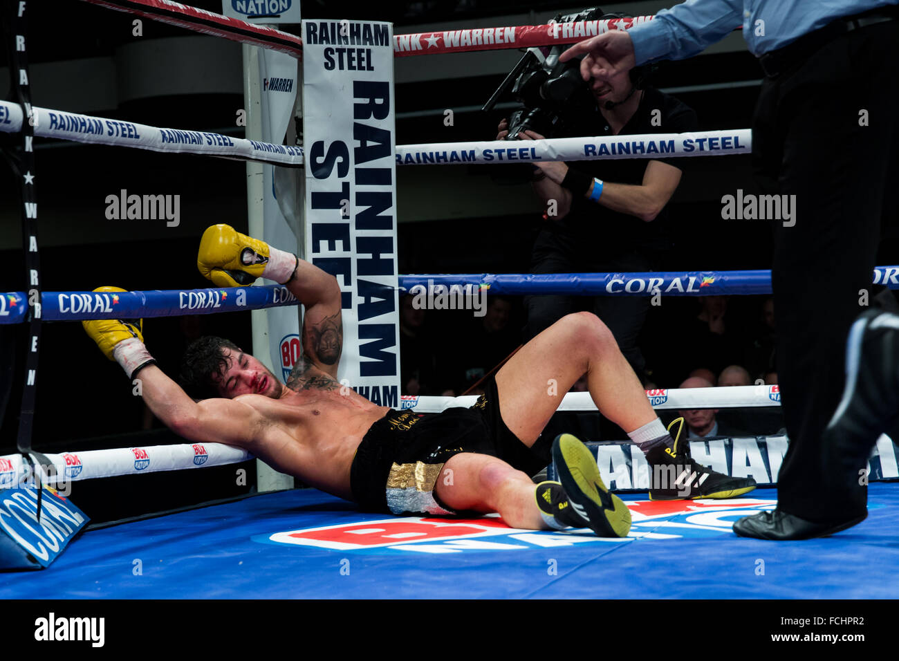 England boxing referee hi-res stock photography and images - Alamy