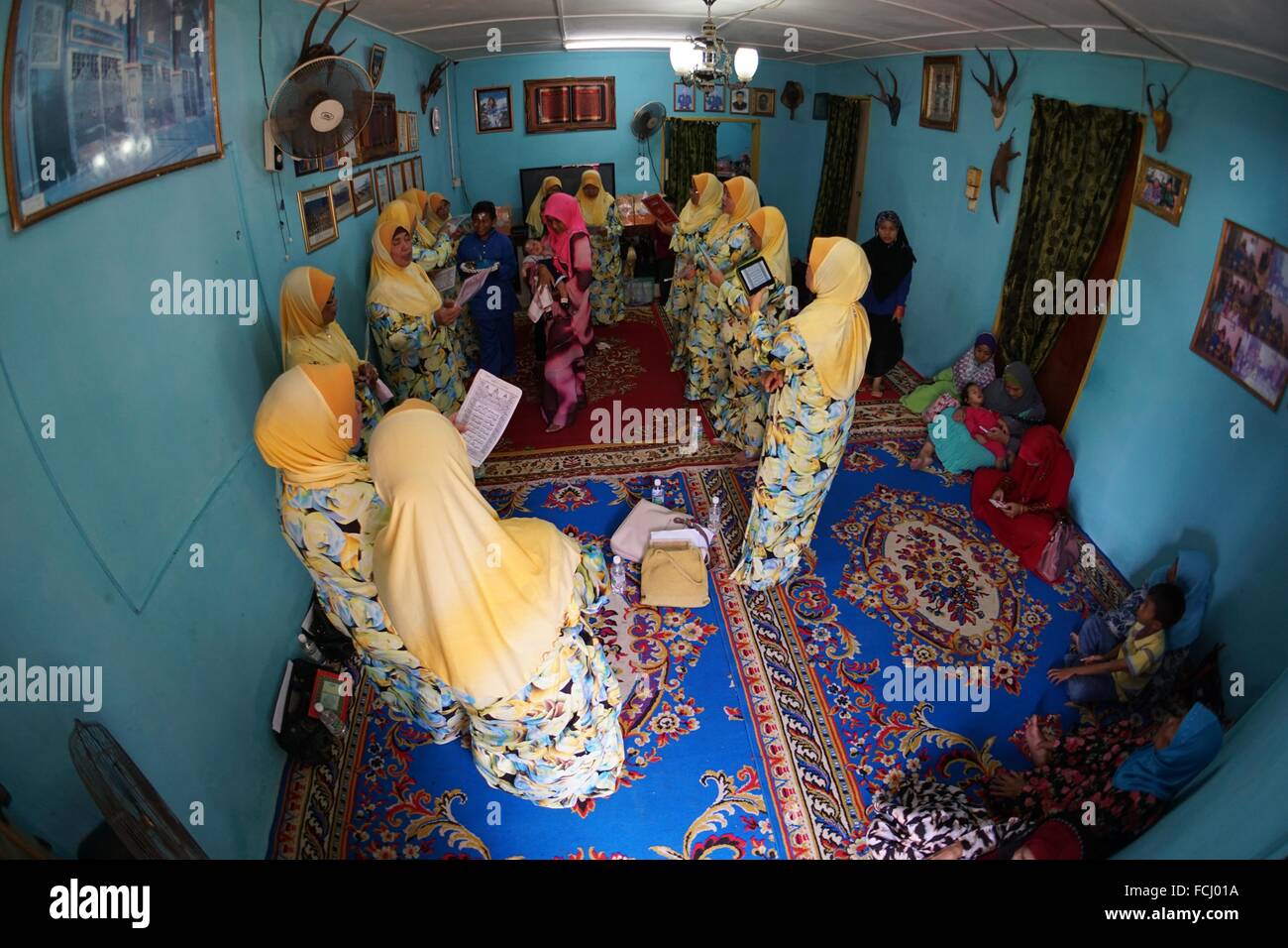 Muslim wedding ritual hi-res stock photography and images - Alamy