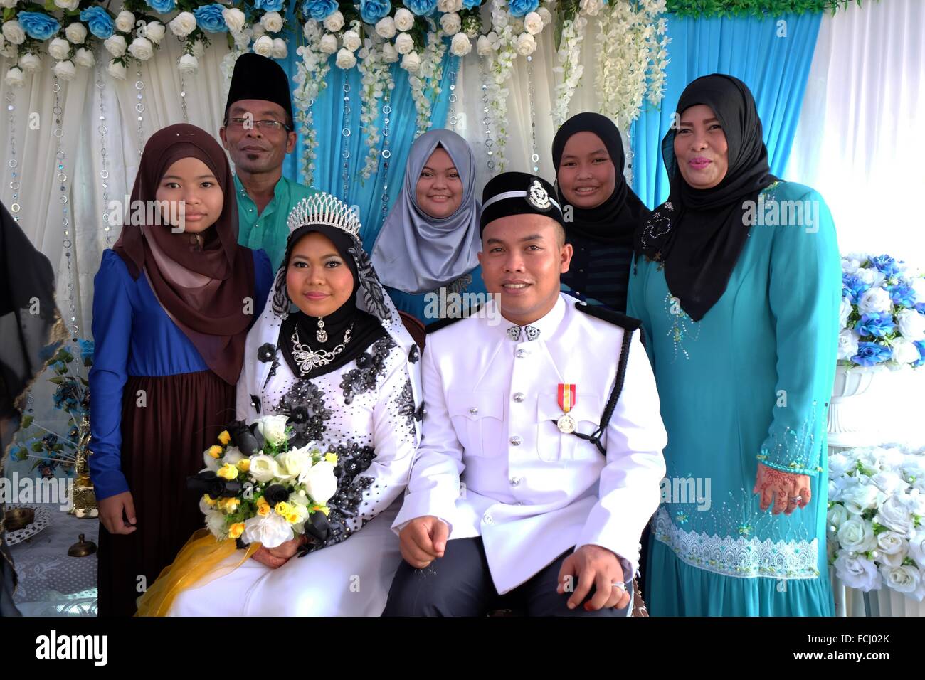 Malay marriage wedding culture hi-res stock photography and images - Alamy
