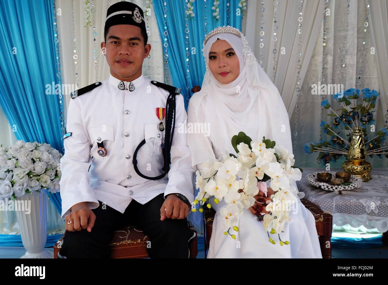 Malay marriage wedding culture hi-res stock photography and images - Alamy