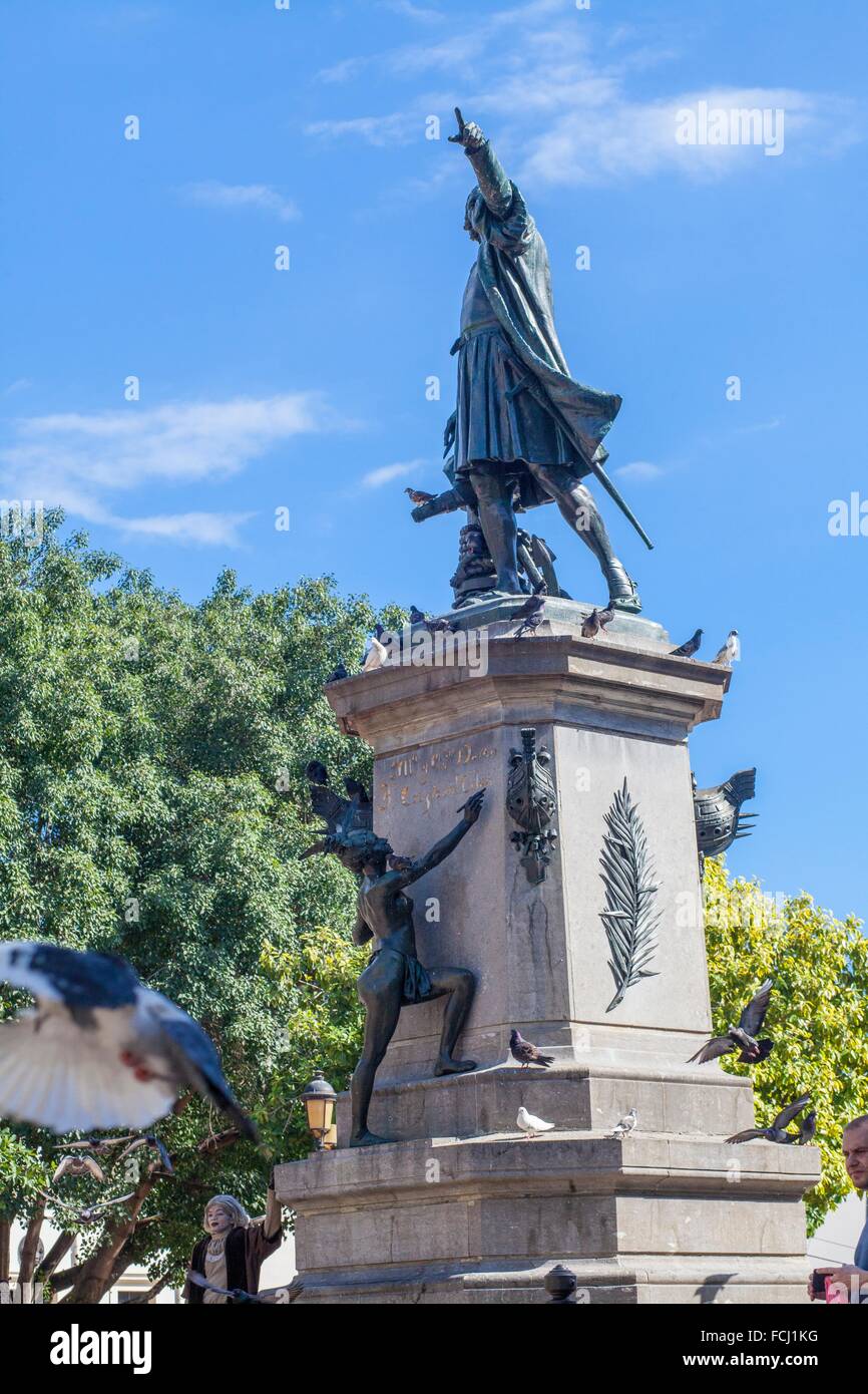 Columbus statue parque colon hi-res stock photography and images - Alamy