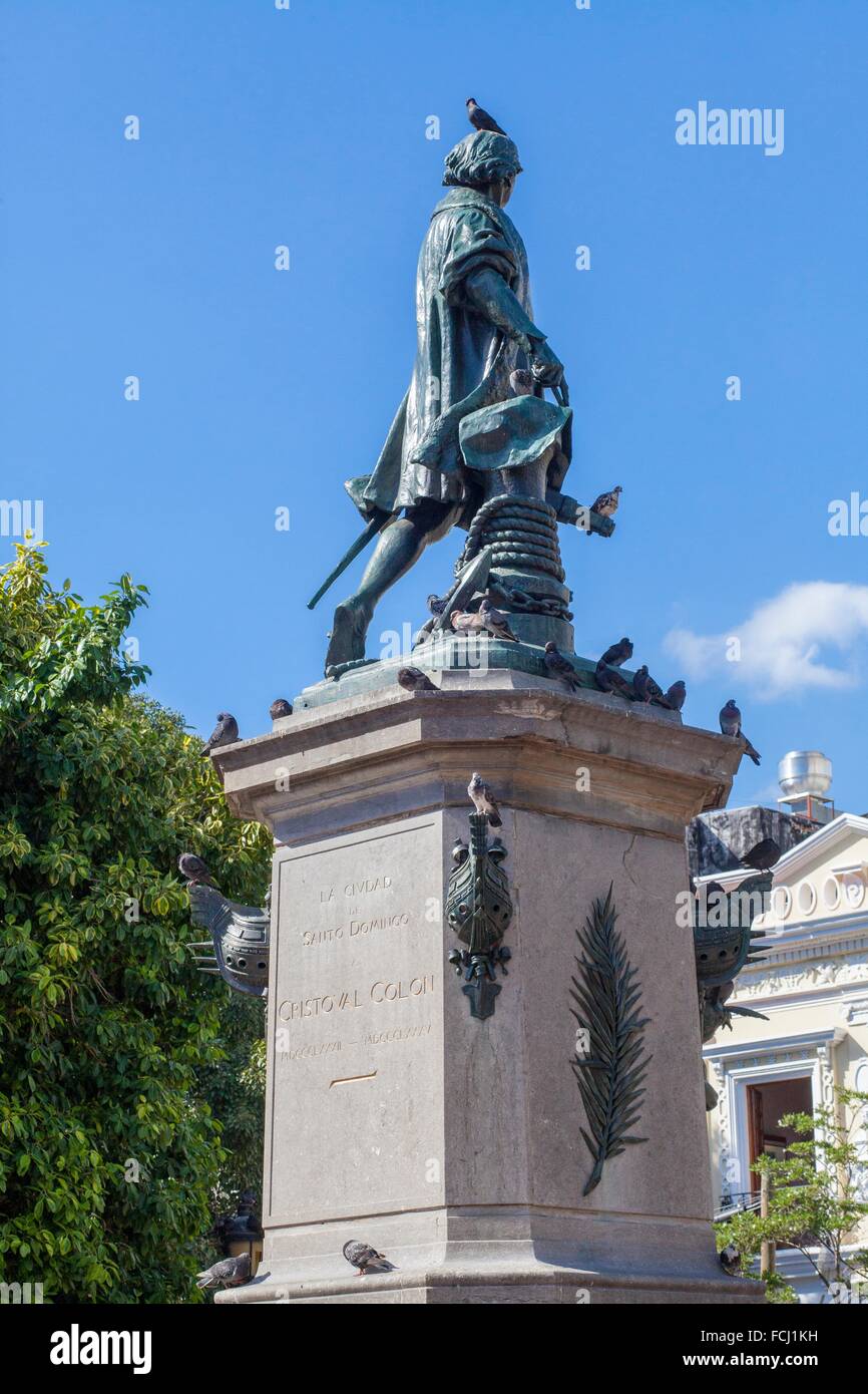 Columbus statue parque colon hi-res stock photography and images - Alamy