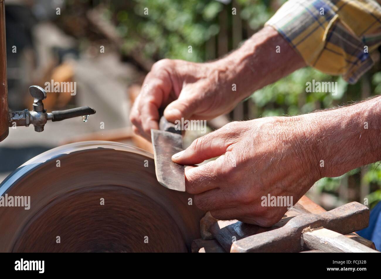 Knife grinding hi-res stock photography and images - Alamy