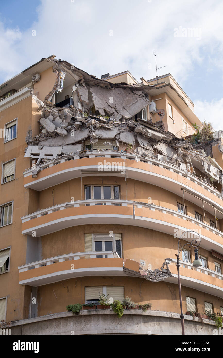 Rome, Italy. 22nd Jan, 2016. Result of the collapse of third floor ...
