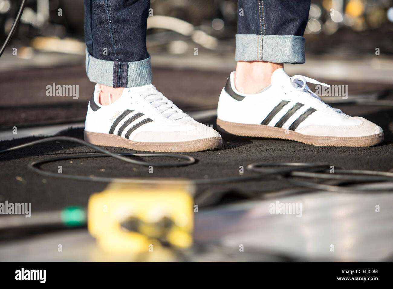Stage lights feet hi-res stock photography and images - Alamy