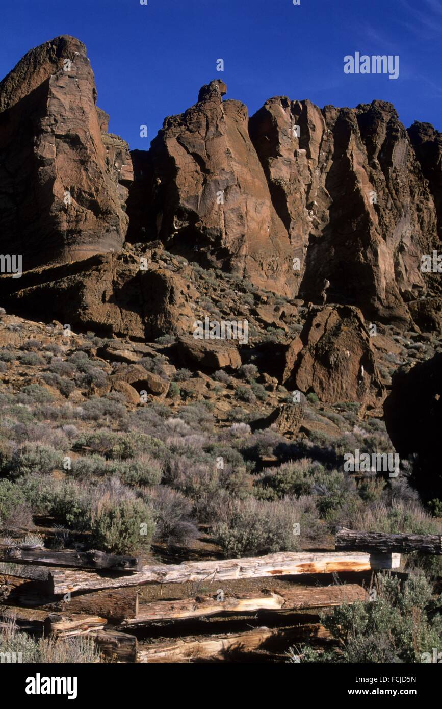 Fort rock state park oregon hi-res stock photography and images - Alamy
