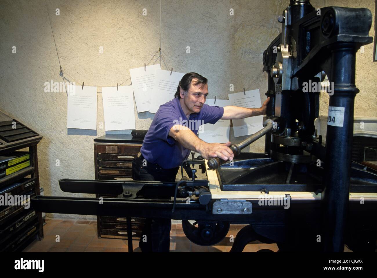 Manual printing press hi-res stock photography and images - Alamy