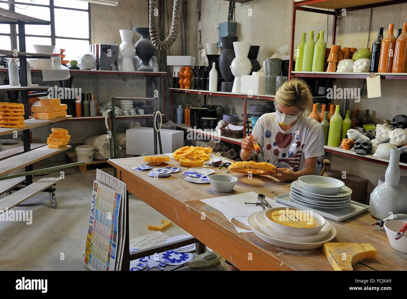 Porcelain sculpture image hi-res stock photography and images - Alamy