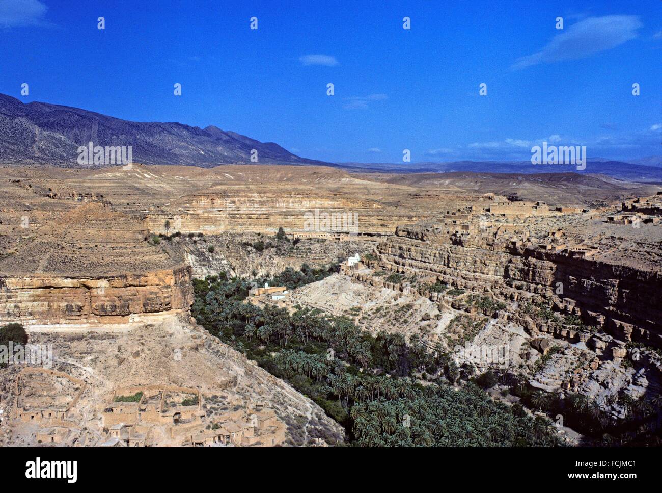 Saharan atlas mountains hi-res stock photography and images - Alamy