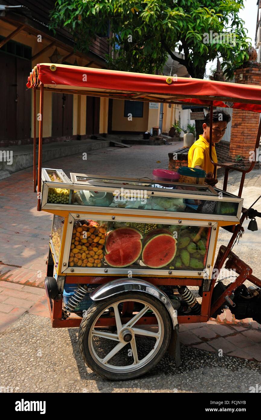 Delivery tricycle hi-res stock photography and images - Alamy