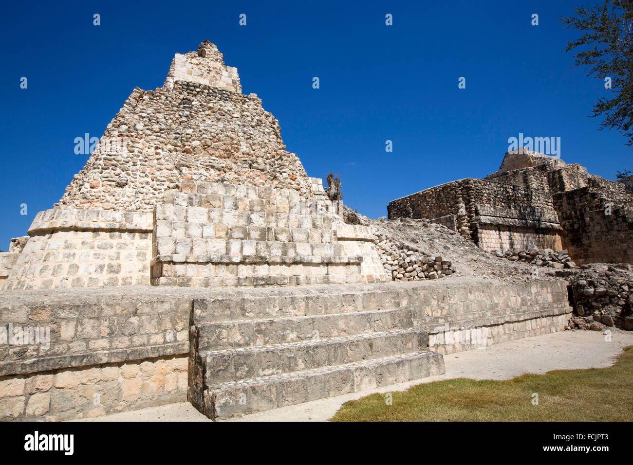 Chenes style temple hi-res stock photography and images - Alamy