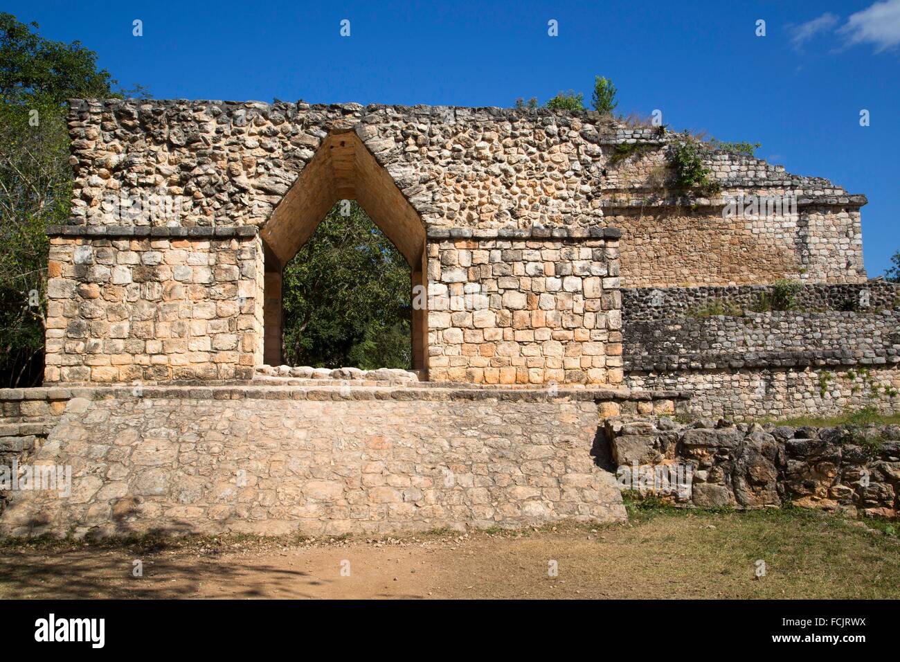 Mayan corbel arch hi-res stock photography and images - Alamy