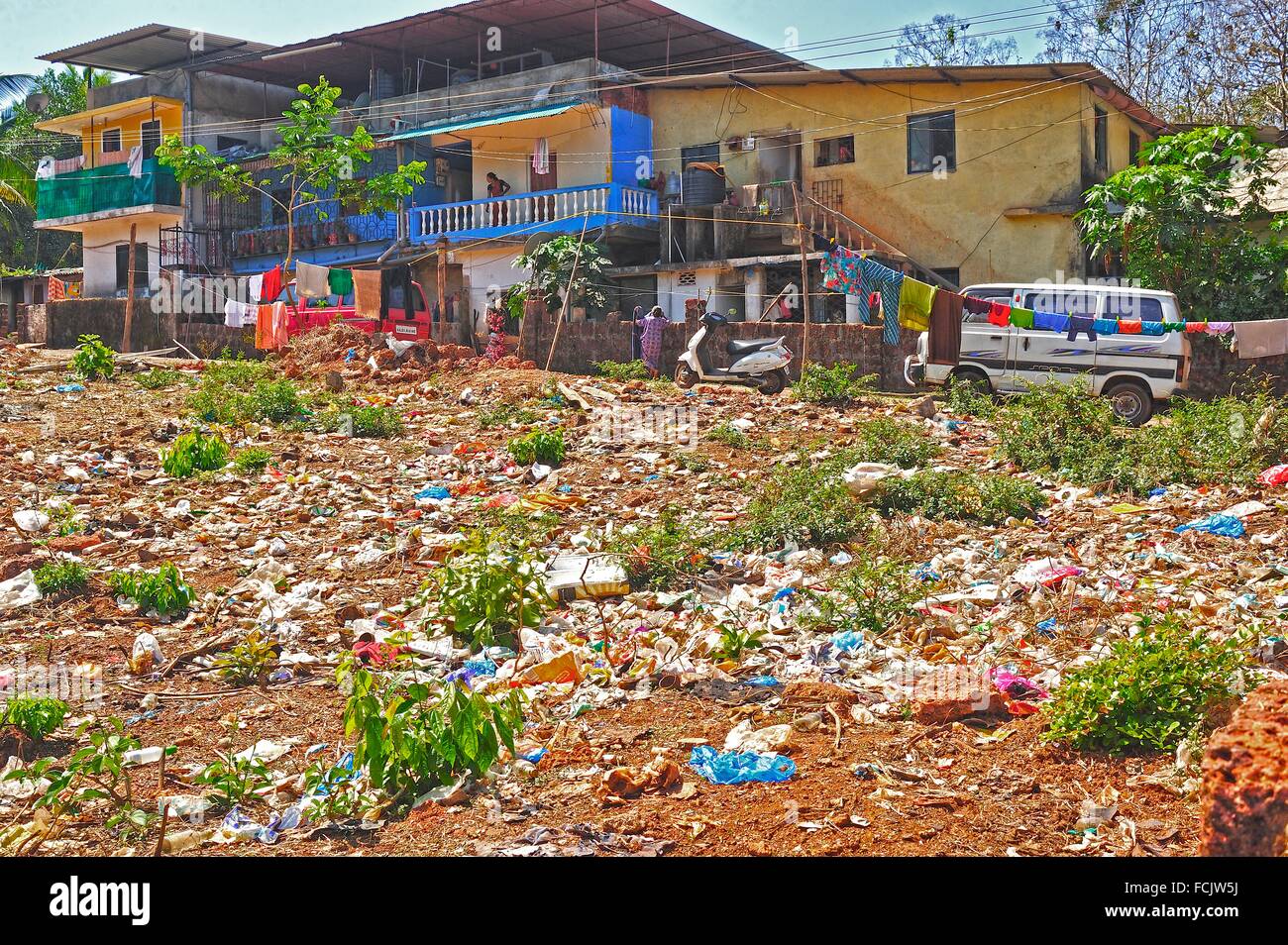 Waste plastic road india hi-res stock photography and images - Alamy