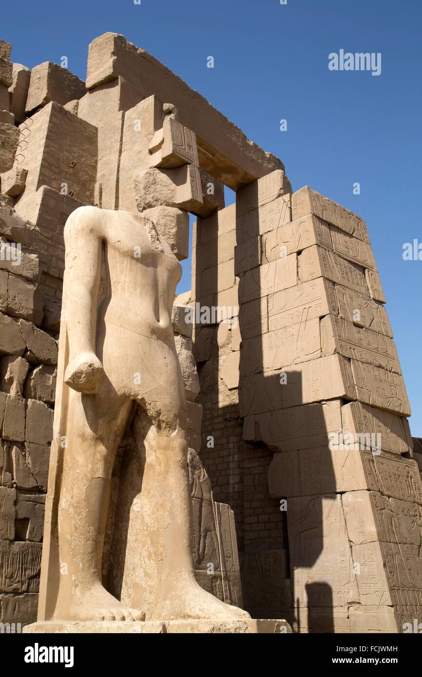 Headless statue hi-res stock photography and images - Alamy