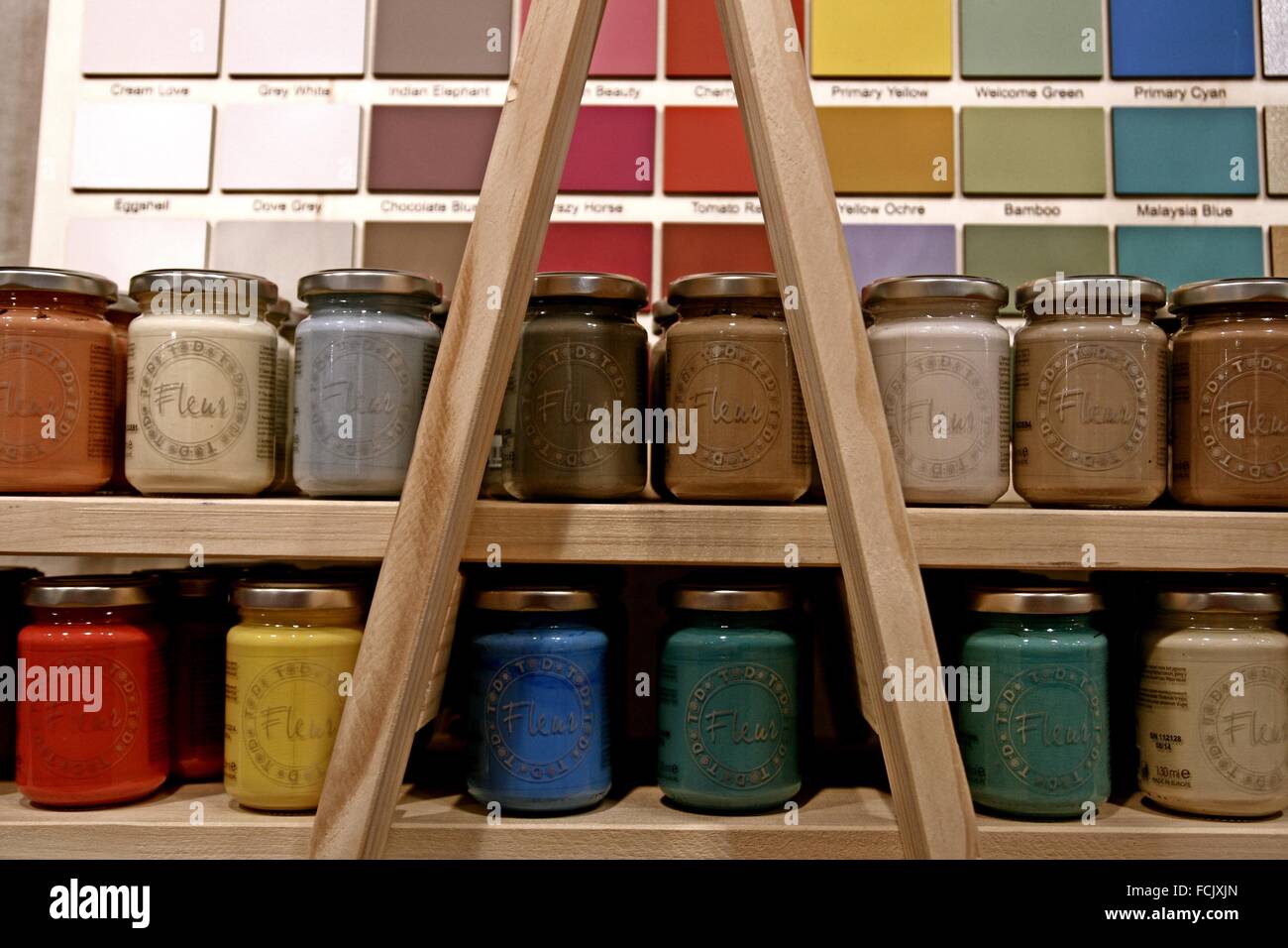 Many paint pots hi-res stock photography and images - Alamy