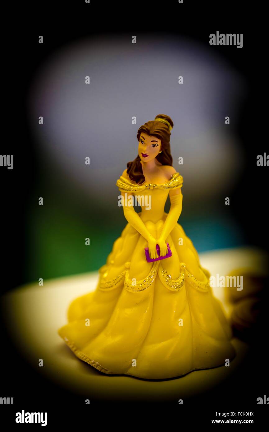 Lady figure hi-res stock photography and images - Alamy