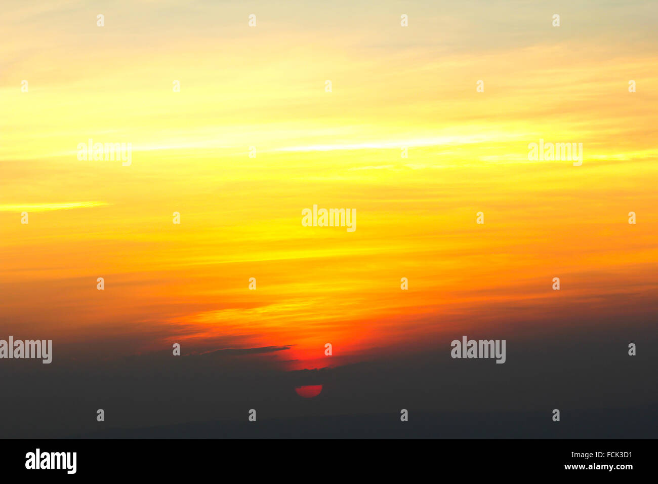 Red and gold sunrise hi-res stock photography and images - Alamy