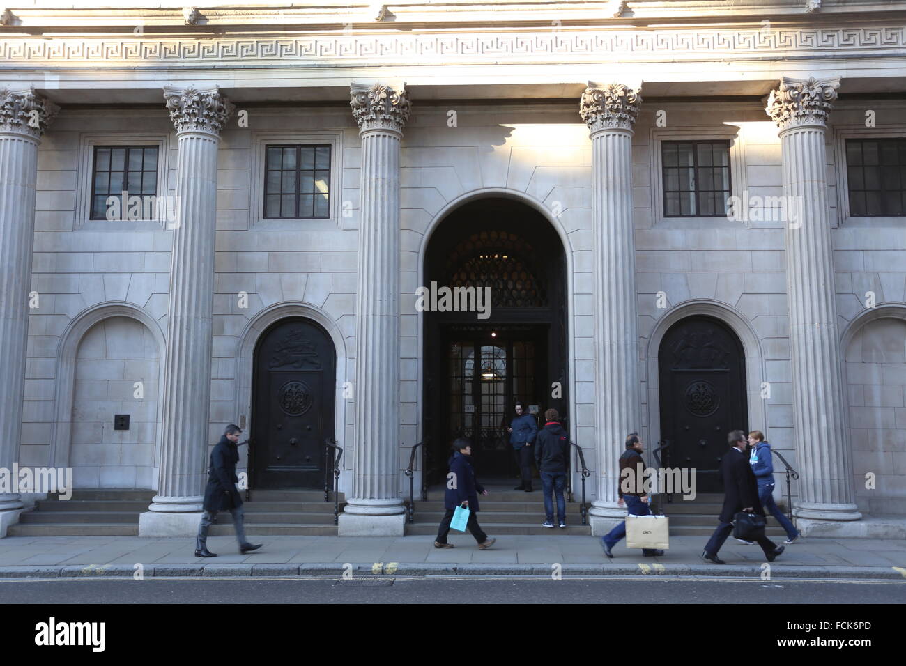 The Bank of England, Threadneedle Street, London EC2R 8AH Stock Photo ...