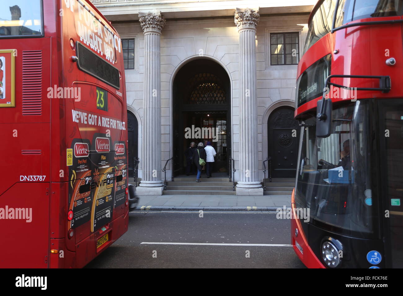 The Bank of England, Threadneedle Street, London EC2R 8AH Stock Photo ...