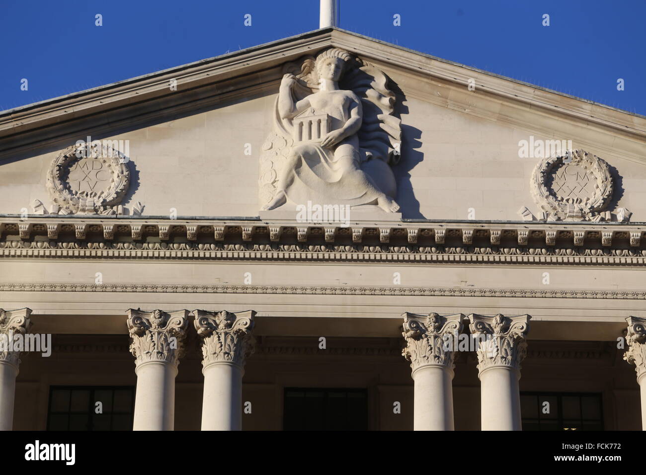 The Bank of England, Threadneedle Street, London EC2R 8AH Stock Photo ...