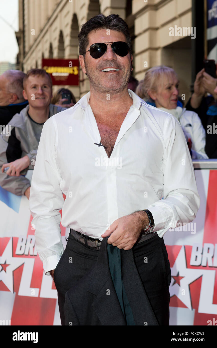 Simon cowell 2016 hi-res stock photography and images - Alamy