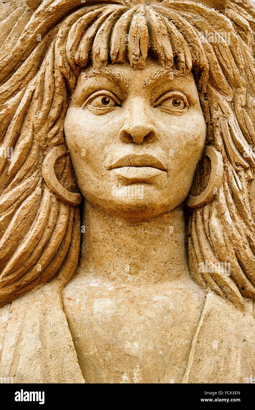 Tina turner sculpture hi-res stock photography and images - Alamy
